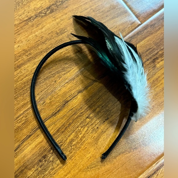 Accessories | Headband Elegant Feathers Black White With Sparking Heart ...